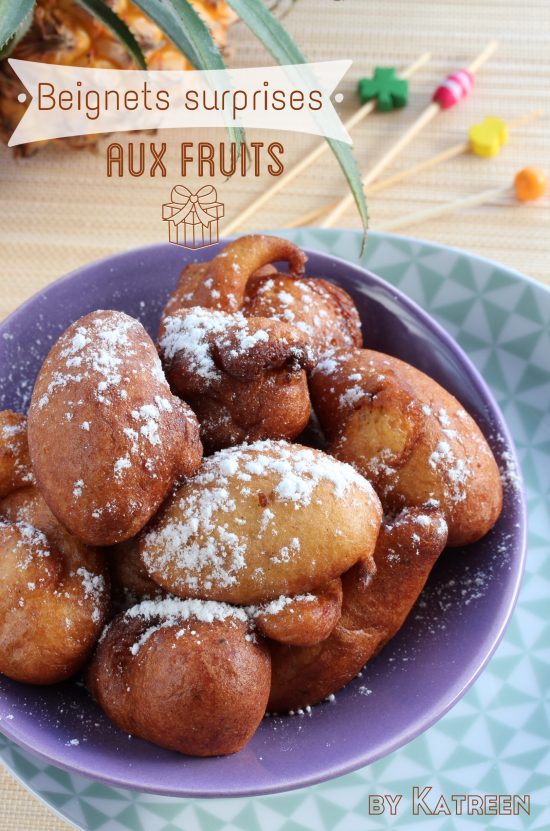De délicieux beignets garnis de fruits juteux et parfumés